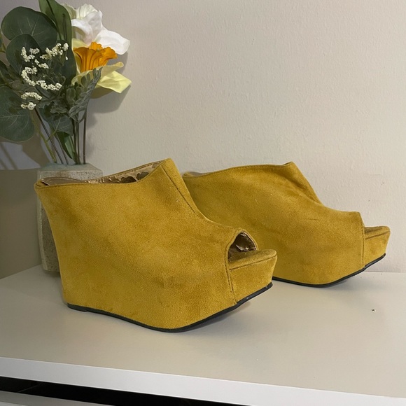 Lady Godiva | Shoes | Lady Godiva Vintage 75 Suede Covered Platform ...